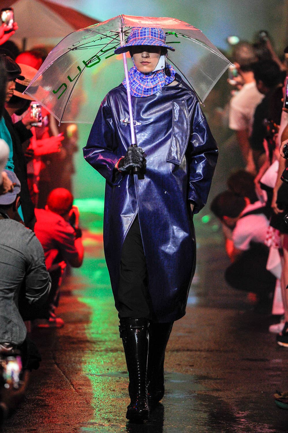 Raf Simons Brought 'Blade Runner' to Chinatown for His Spring 2018 Show ...