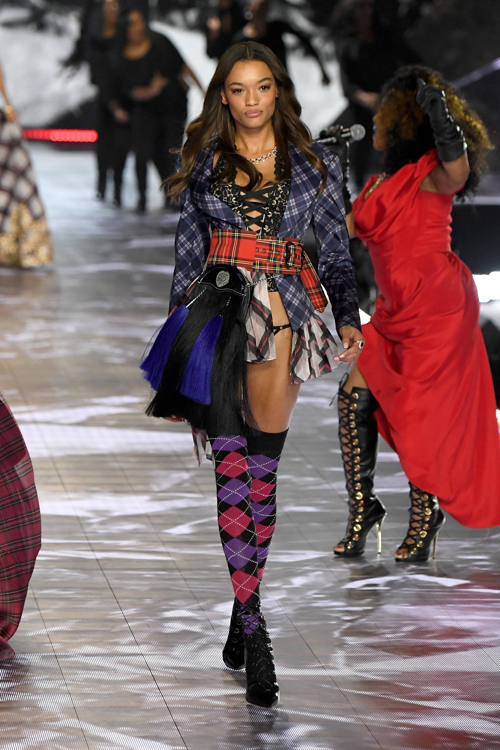 6 Victoria's Secret Models Share Their Favorite Sheet Masks for Glow-y ...