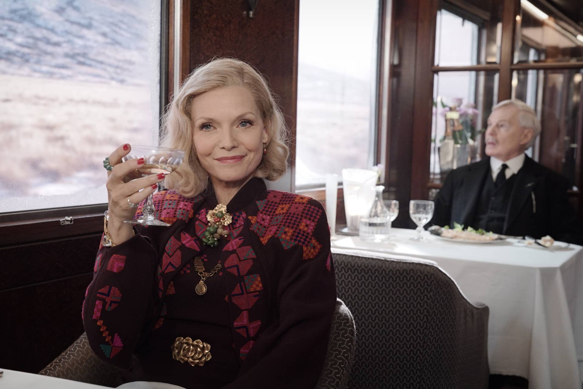 How The 'Murder on the Orient Express' Costume Designer Outfitted Daisy ...