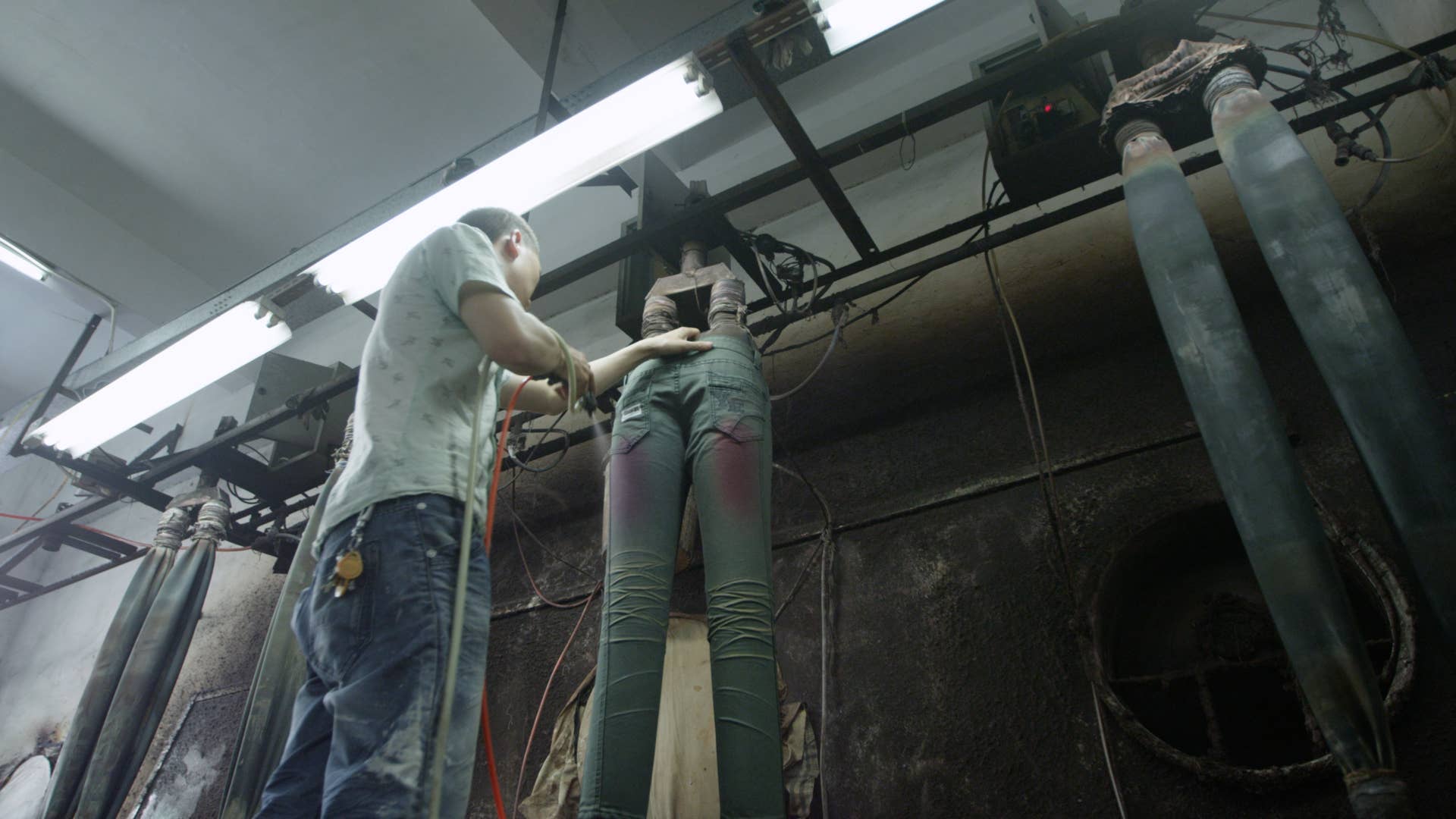 'RiverBlue' Proves Just How Much Fashion Pollution Hurts the Planet ...