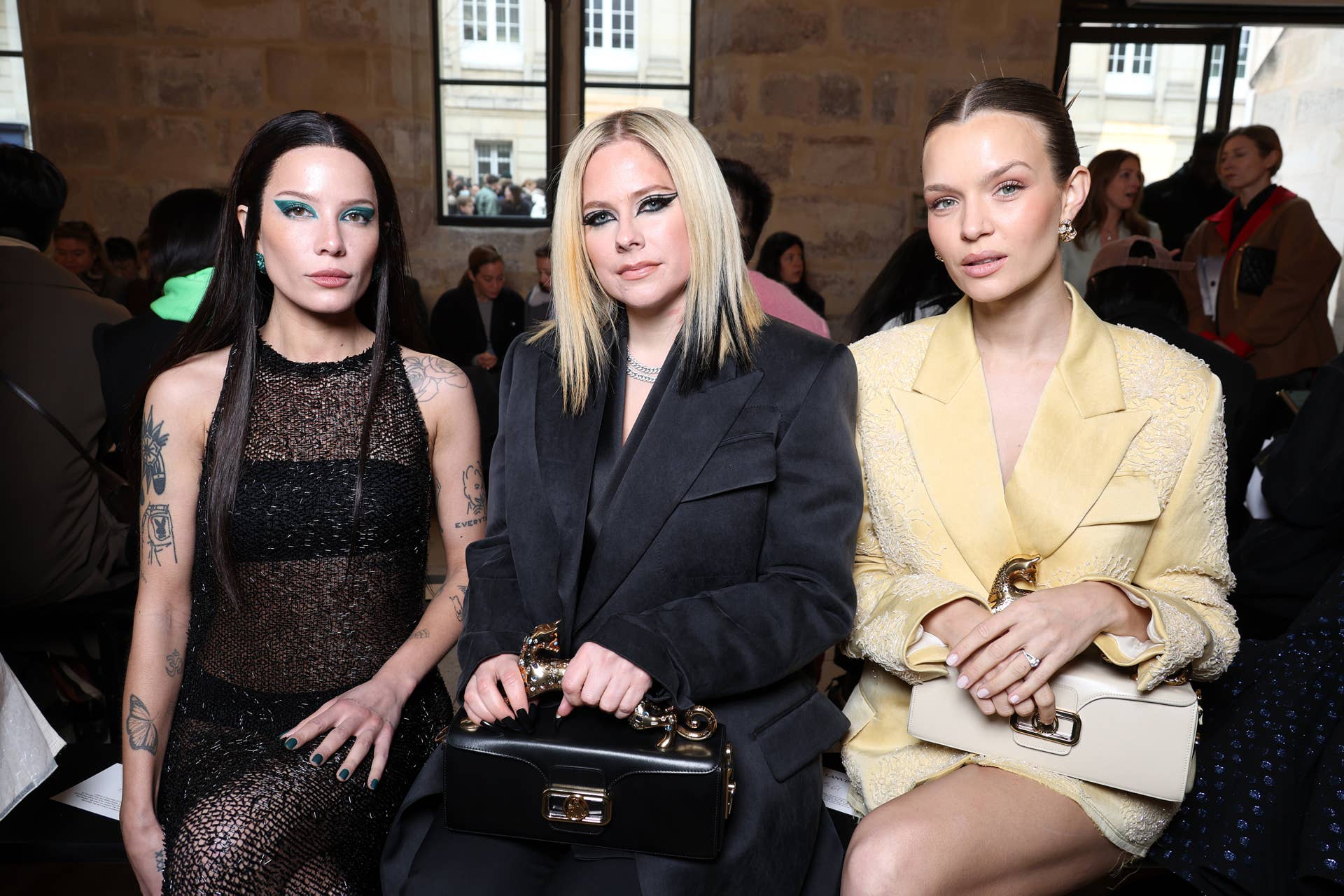 Avril Lavigne Is Bringing Early-Aughts Nostalgia and Emo Eyeliner to ...