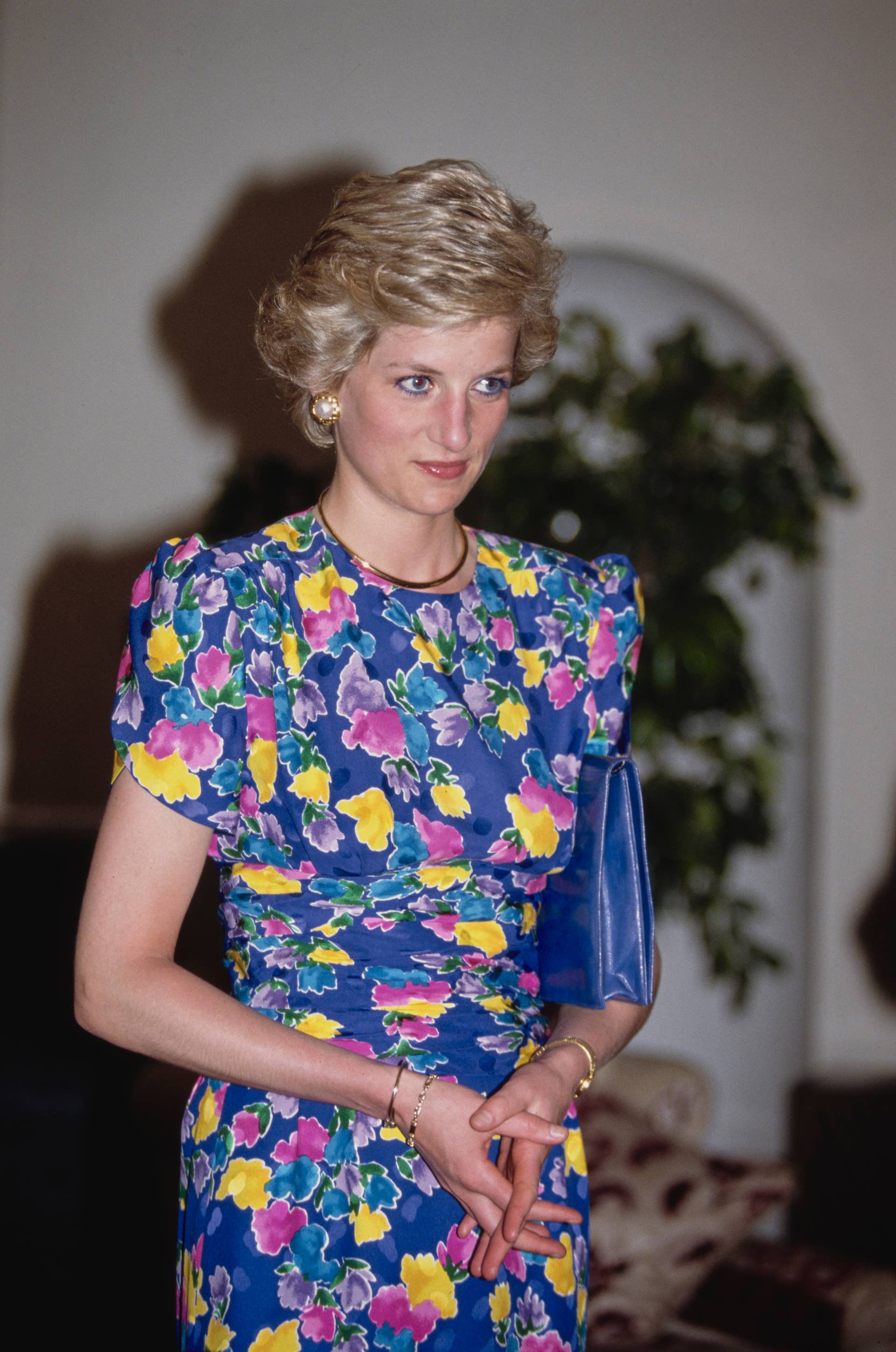 Must Read: Julien's Auctions To Hold Largest Sale of Princess Diana's ...