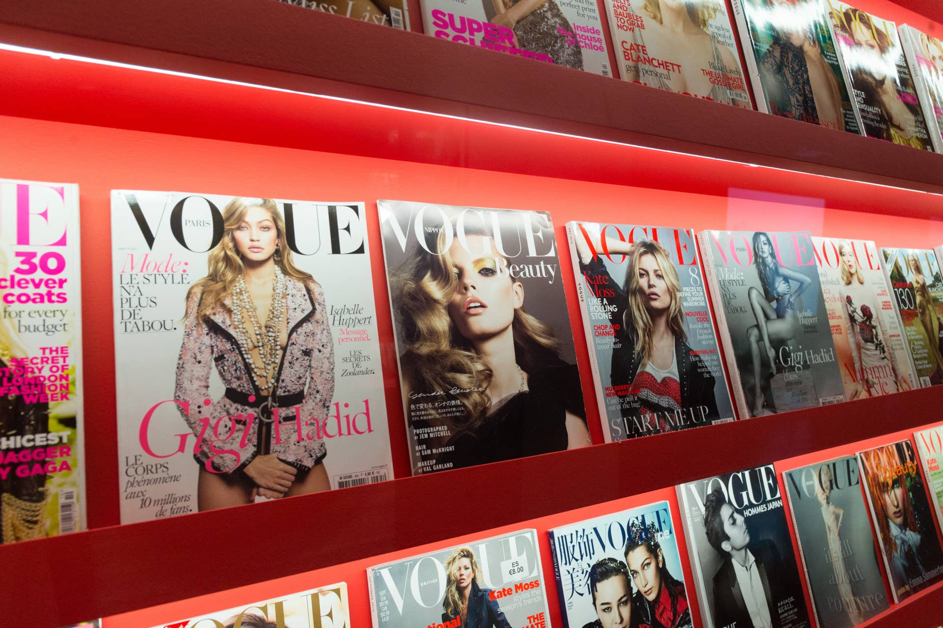 Must Read: 'Vogue' Shifts to 8 Issues a Year, Bob Mackie Talks Taylor ...