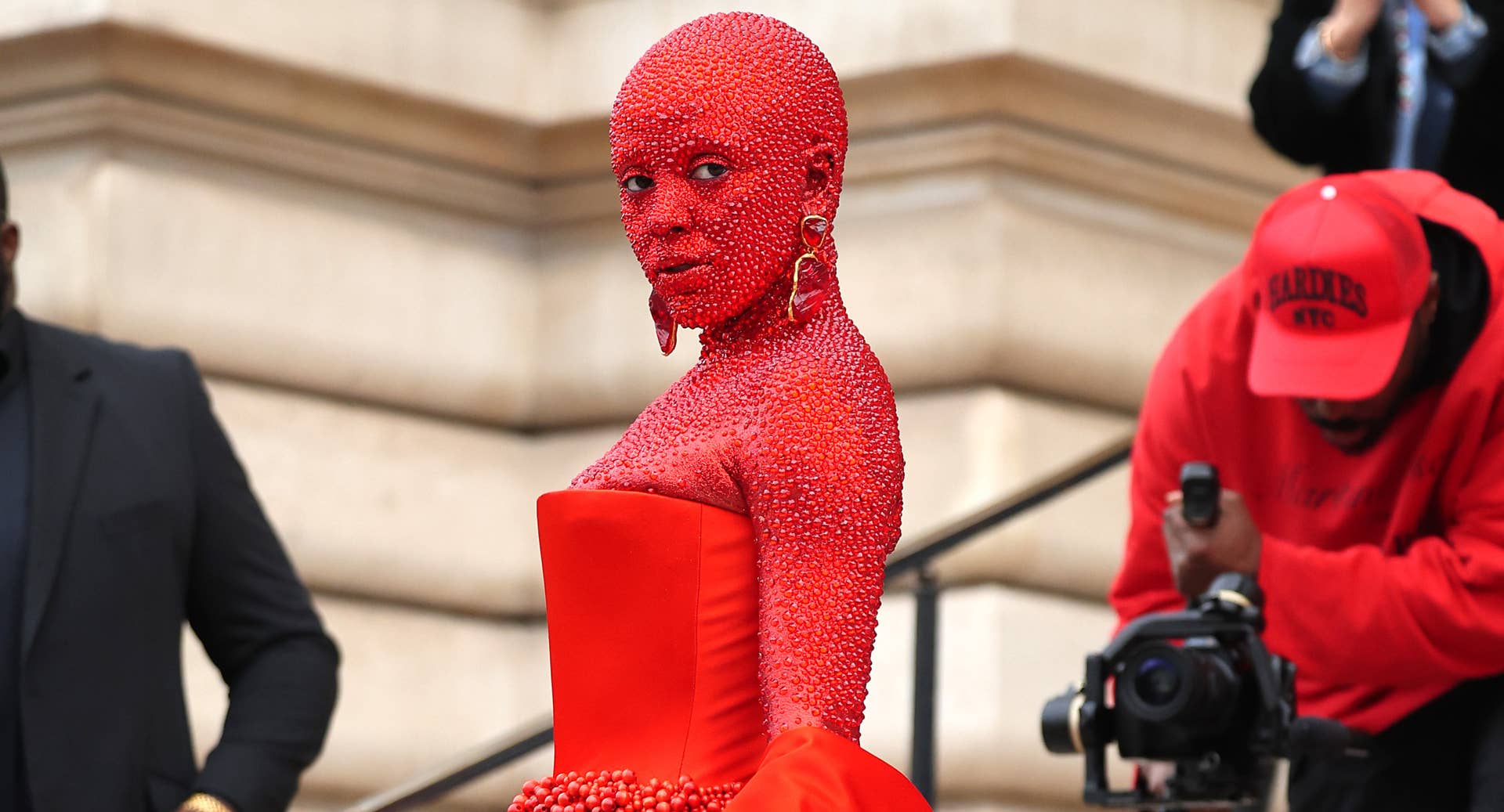 Doja Cat Covered Herself in 30,000 Swarovski Crystals for Schiaparelli ...