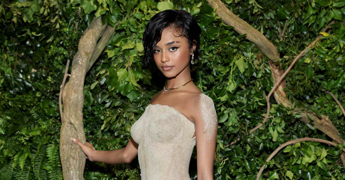 Tyla Needed Some Help Up The 2024 Met Gala Steps In Her Sculpted Sand