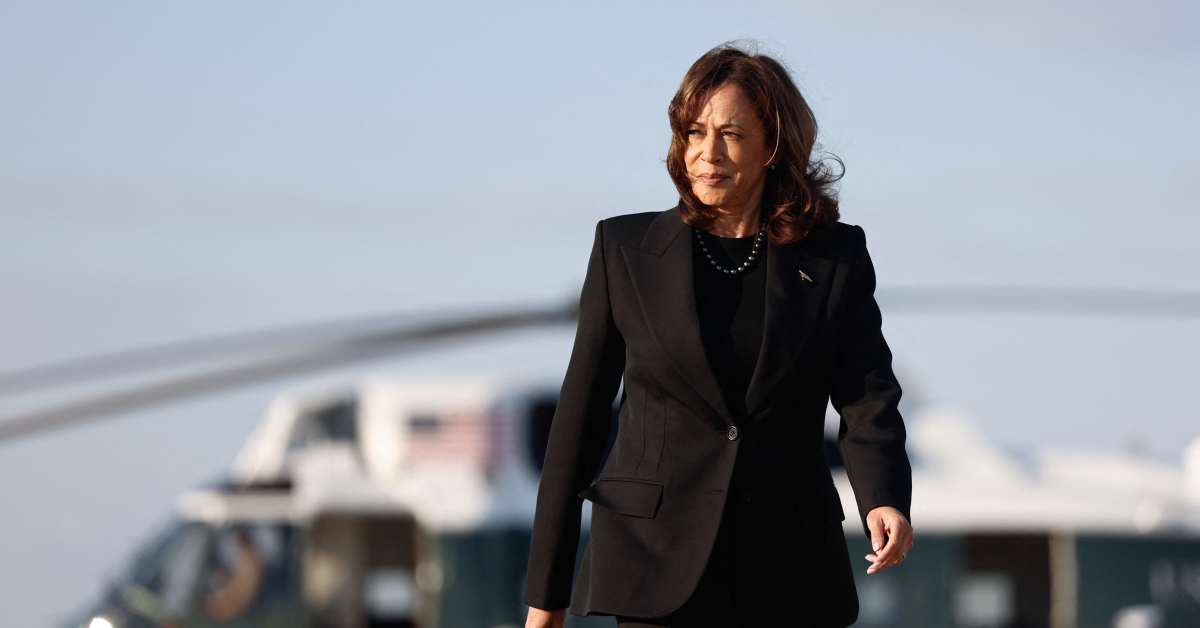 Must Read: Kamala Harris Appears on 'Vogue''s Digital October Cover ...