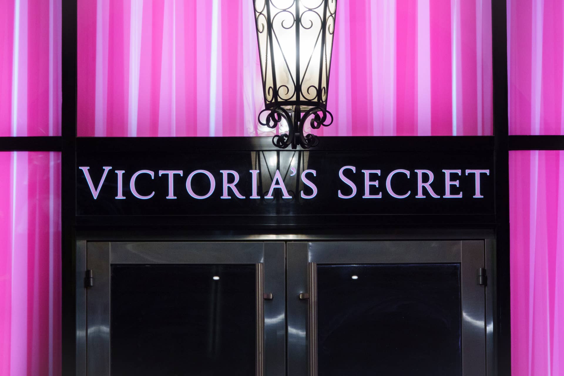 Must Read: Victoria's Secret Sales Rise 9%, Ulta Beauty Shares Strong ...