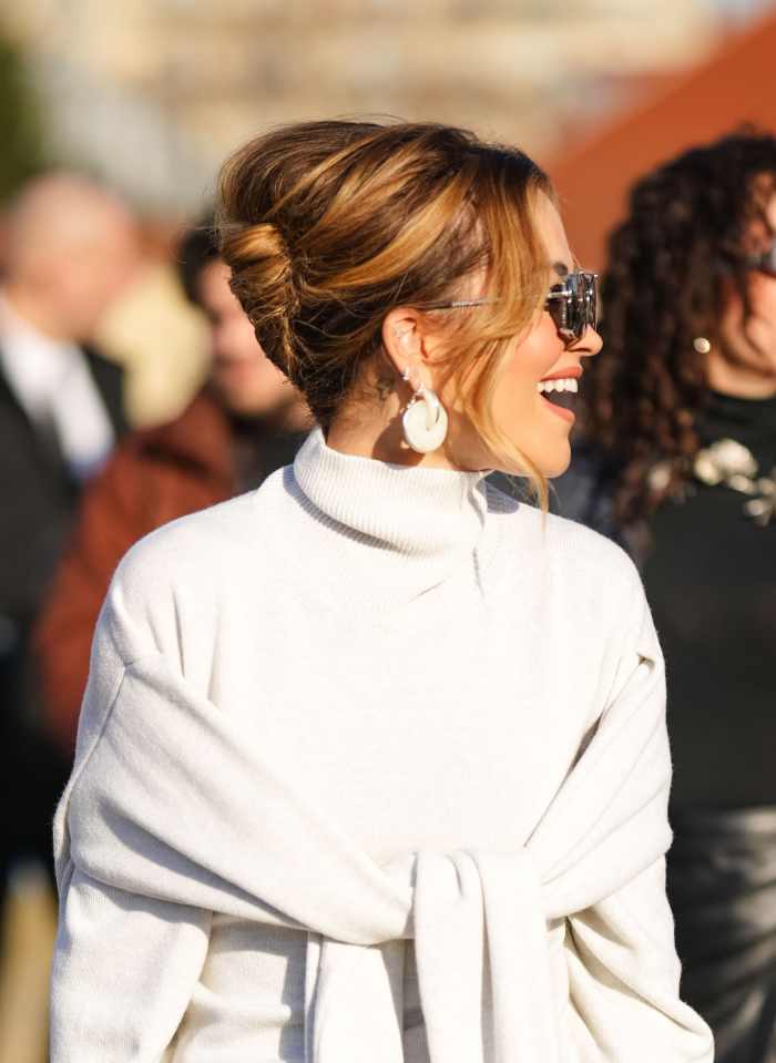 'Sabrina Carpenter Bangs' and 6 Other 2024 Hair Trends, Explained ...