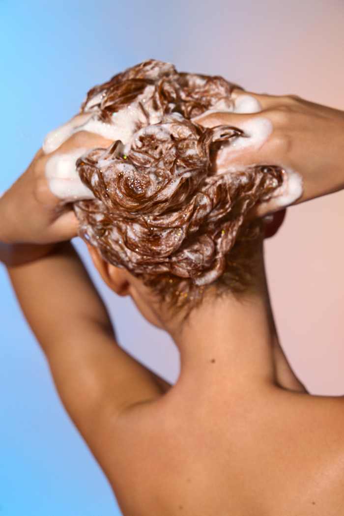 P&G Bets on Bottle-Free Packaging With New Water-Activated Hair-Care ...