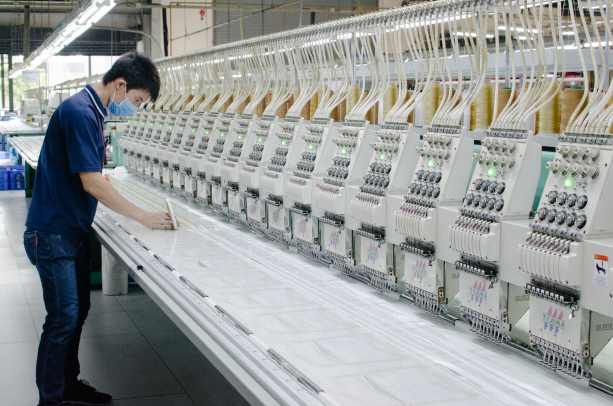 Factory Tour: Inside the Denim Factory Your Favorite Sustainable Brands ...