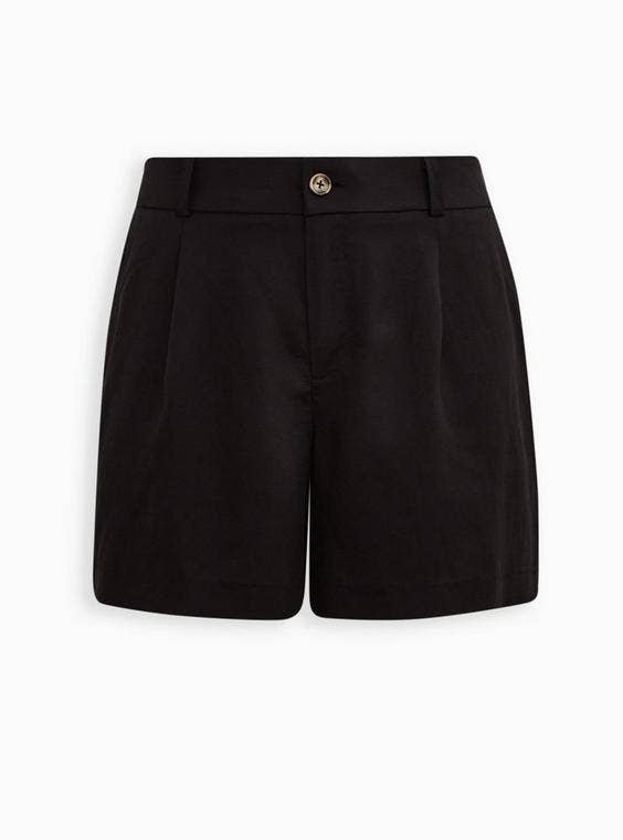 6 Graduation Outfits For Every Kind of Student to Wear This Spring ...