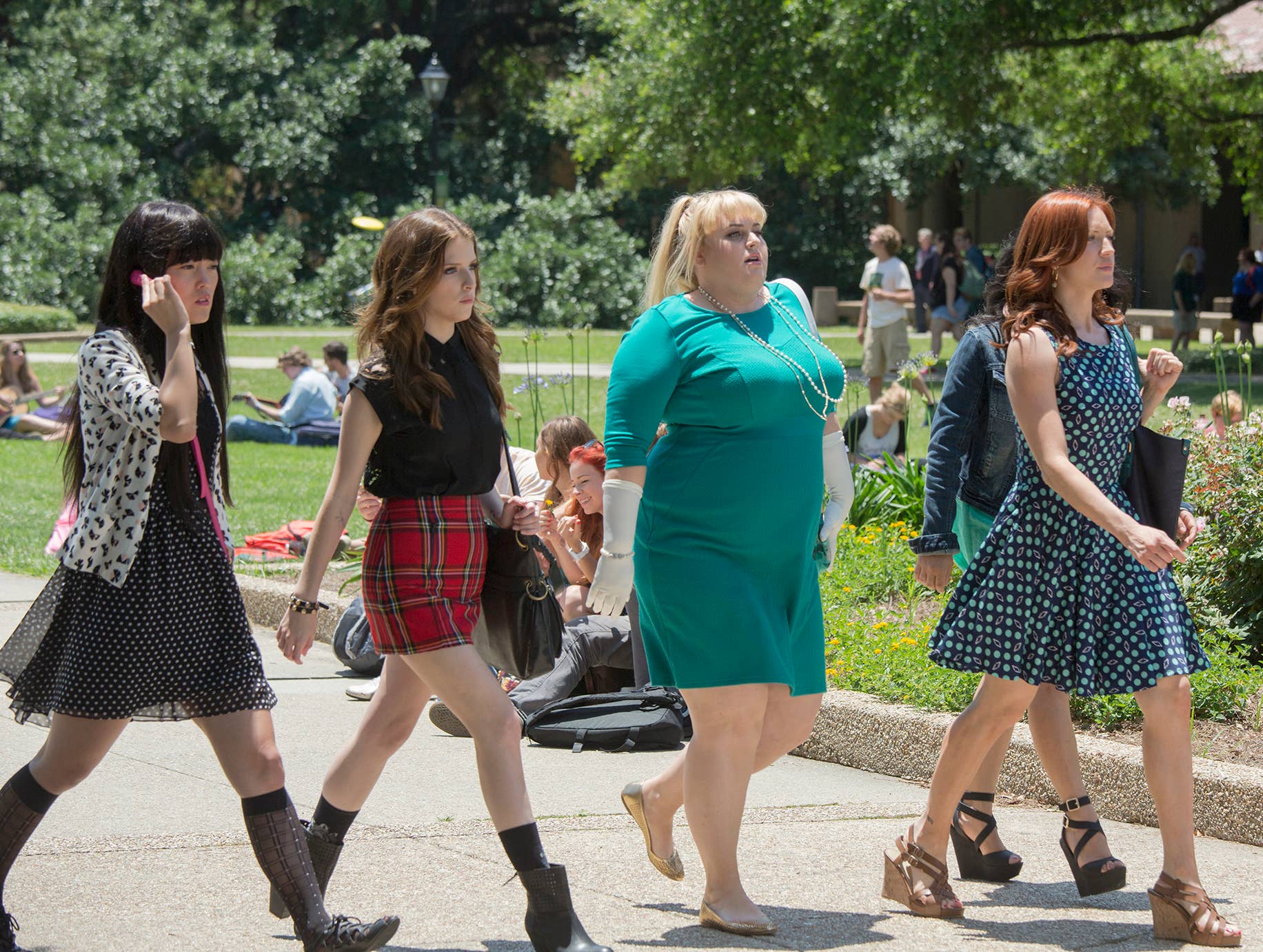 'Pitch Perfect' Returns With a Bigger Budget and Even Better Costumes ...