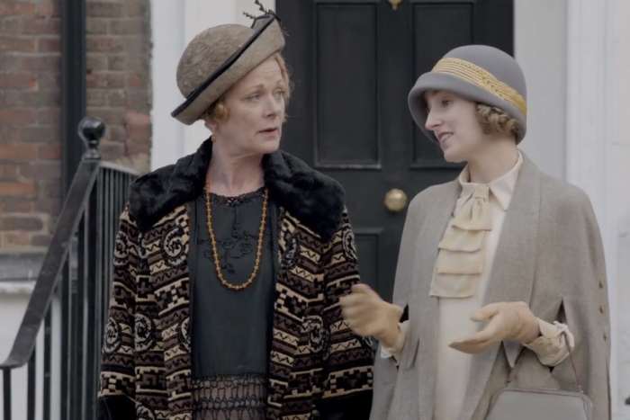 Lady Mary and Lady Edith Go Hat-to-Hat on 'Downton Abbey' - Fashionista