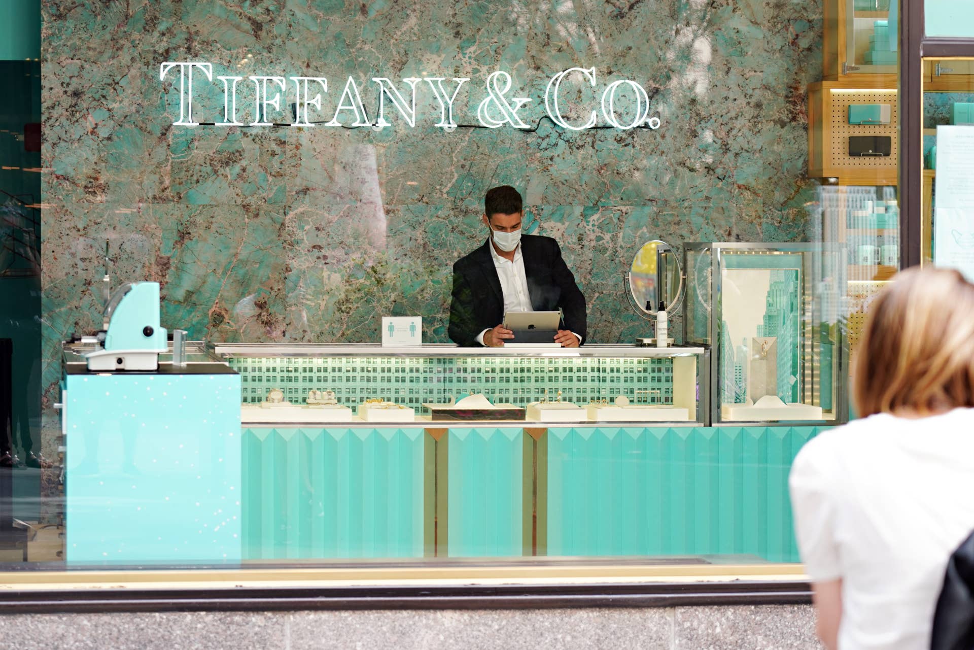 Must Read: Changes in Tiffany & Co. Leadership Following LVMH Deal, P&G ...