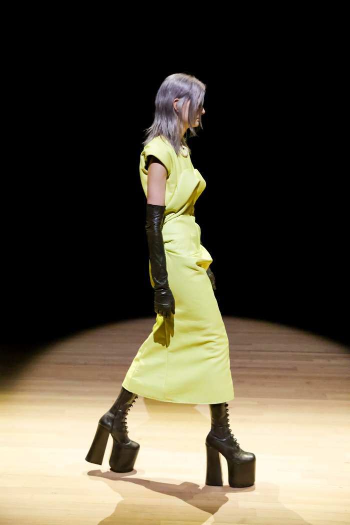 Marc Jacobs Brings Emotion and Self-Reflection to Surprise Runway ...