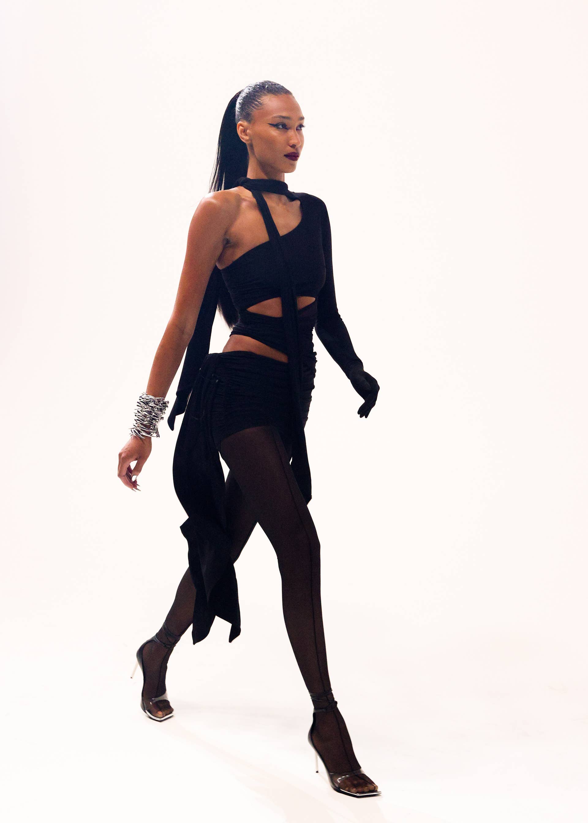 H&M and Mugler Know How to Put on a Show - Fashionista