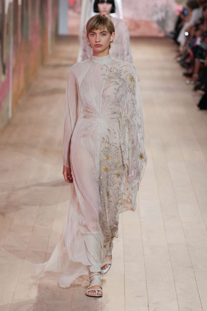 Dior Presents a Neutral-Toned, Greek Goddess-Inspired Couture ...