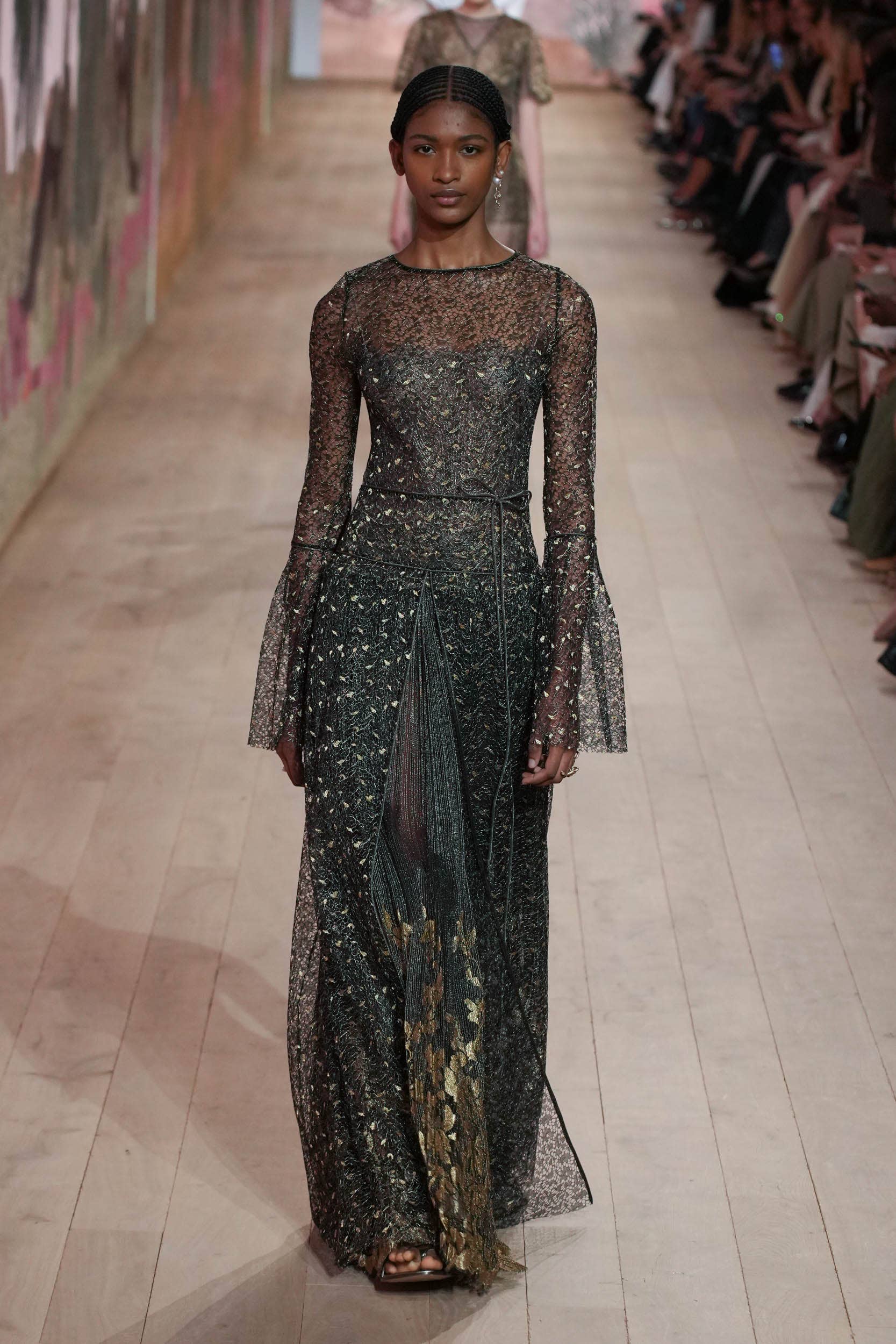 Dior Presents a Neutral-Toned, Greek Goddess-Inspired Couture ...
