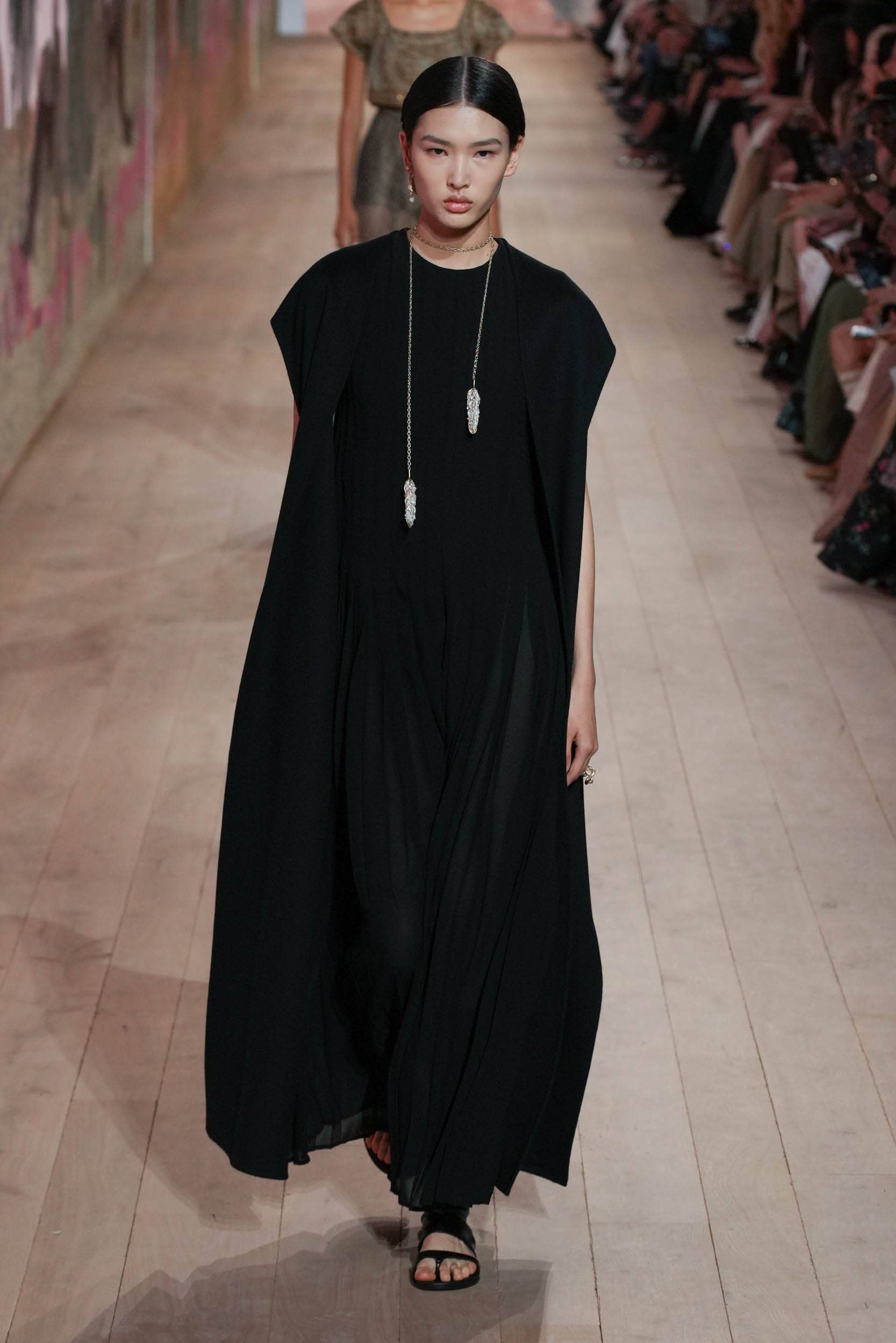 Dior Presents a Neutral-Toned, Greek Goddess-Inspired Couture ...