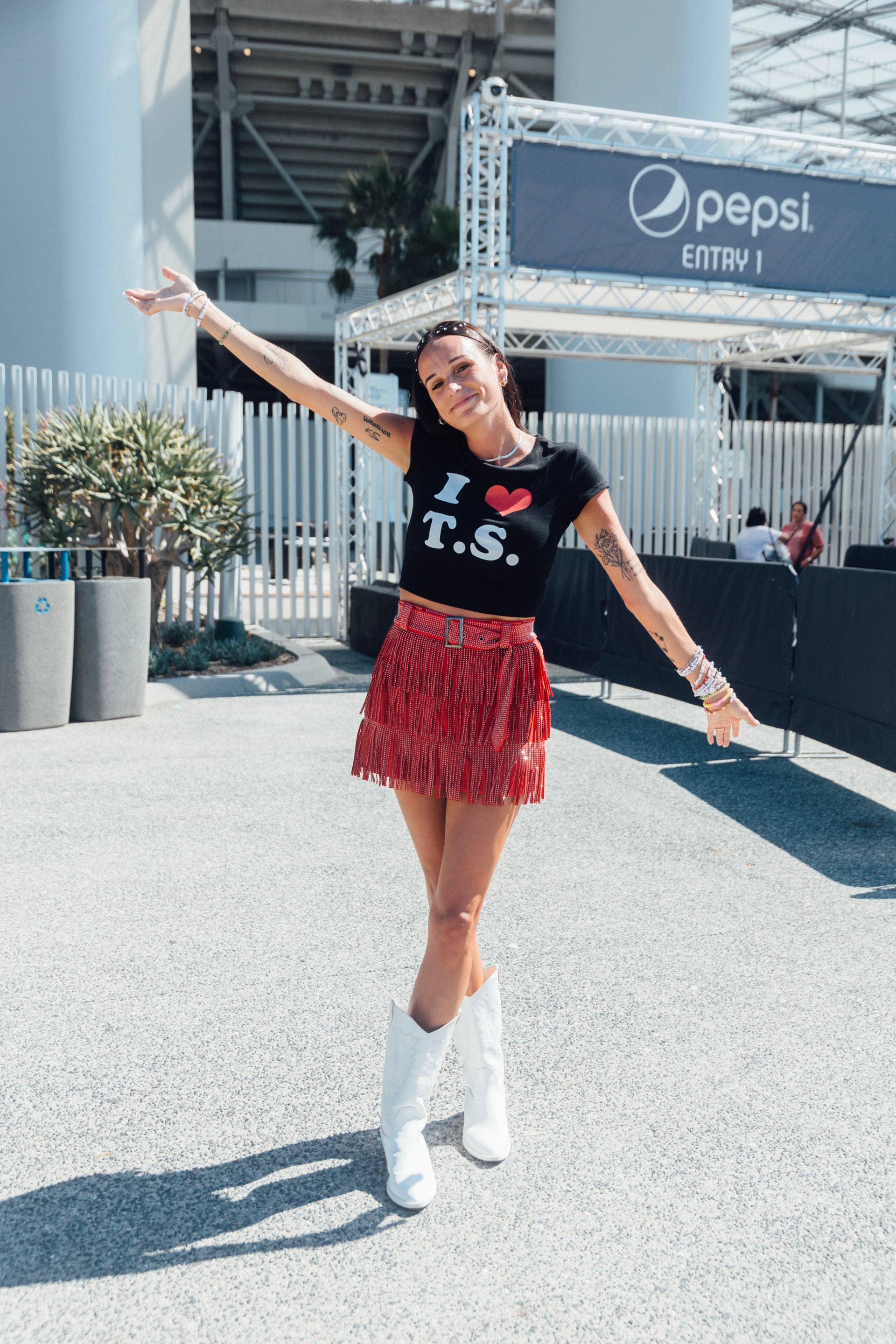 See What Fans Wore to Taylor Swift's Los Angeles 'Eras' Tour Concert ...