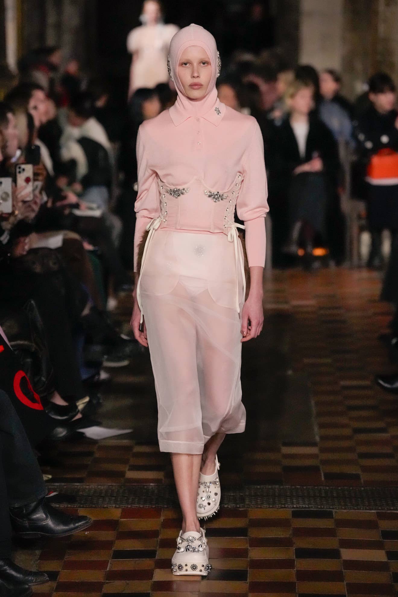 Simone Rocha Gives Her Dreamy Silhouettes a Little More Shape With ...