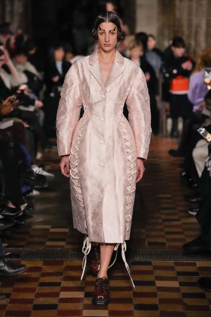 Simone Rocha Gives Her Dreamy Silhouettes a Little More Shape With ...