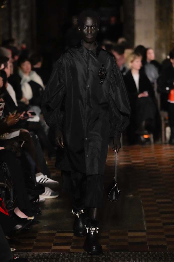 Simone Rocha Gives Her Dreamy Silhouettes a Little More Shape With ...