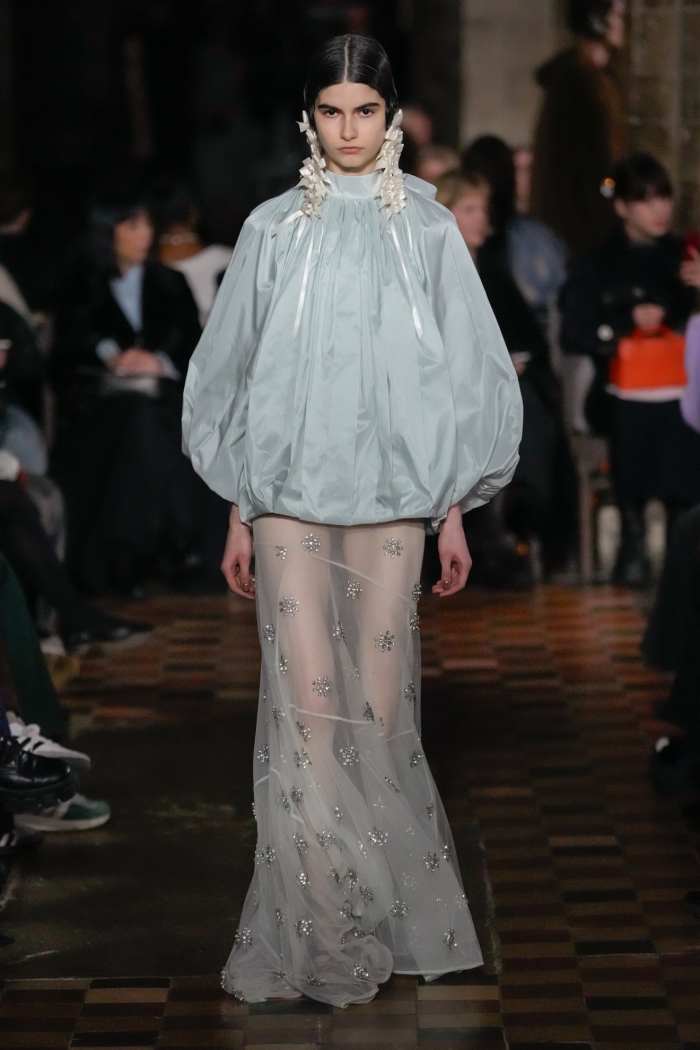 Simone Rocha Gives Her Dreamy Silhouettes a Little More Shape With ...