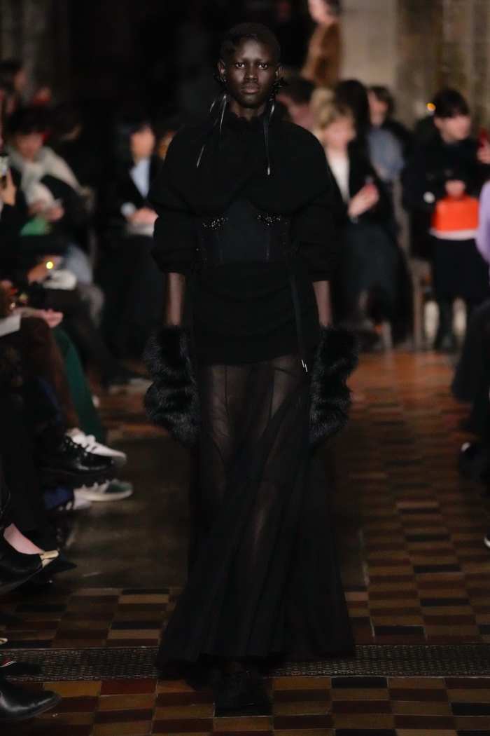 Simone Rocha Gives Her Dreamy Silhouettes a Little More Shape With ...