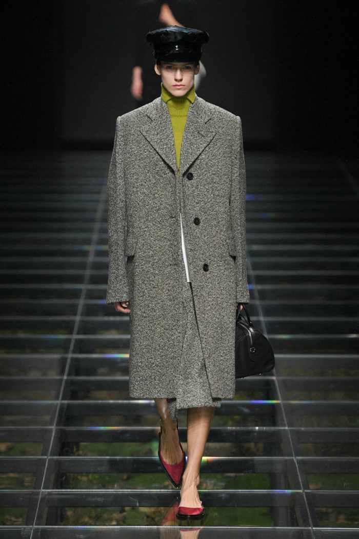 TikTok Is Going to Absolutely Love Prada's Bow-Heavy Fall 2024 ...