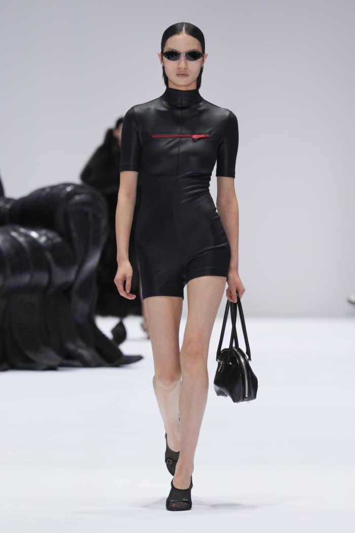 Acne Studios Plays With Sculptural Leather and Denim for Fall 2024 ...