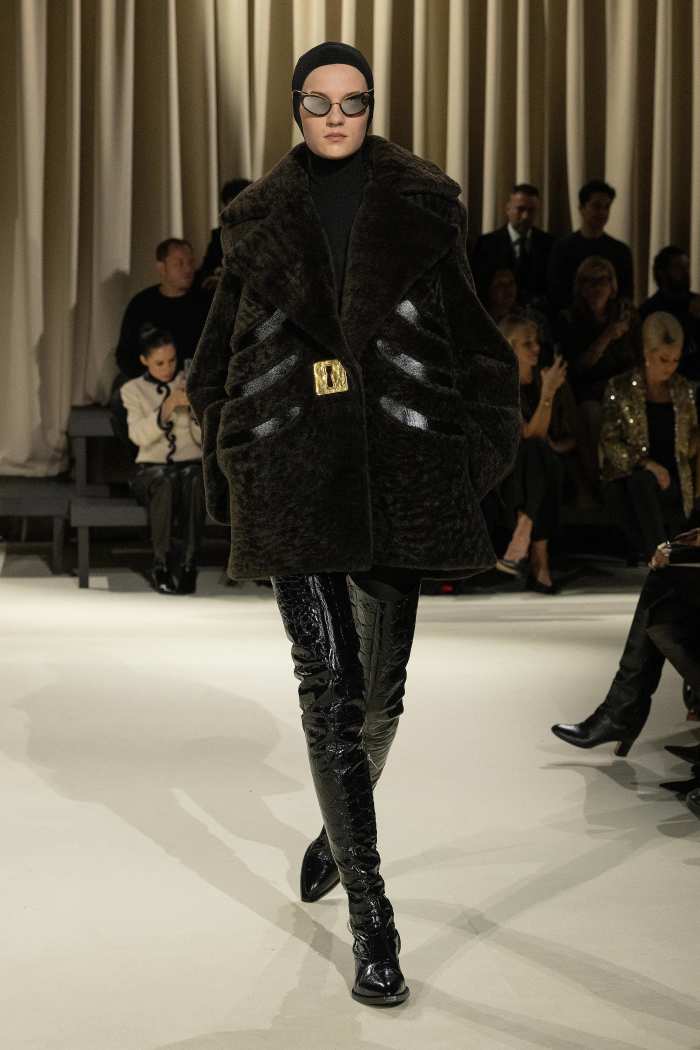 Schiaparelli Knows It's All About the Accessories - Fashionista