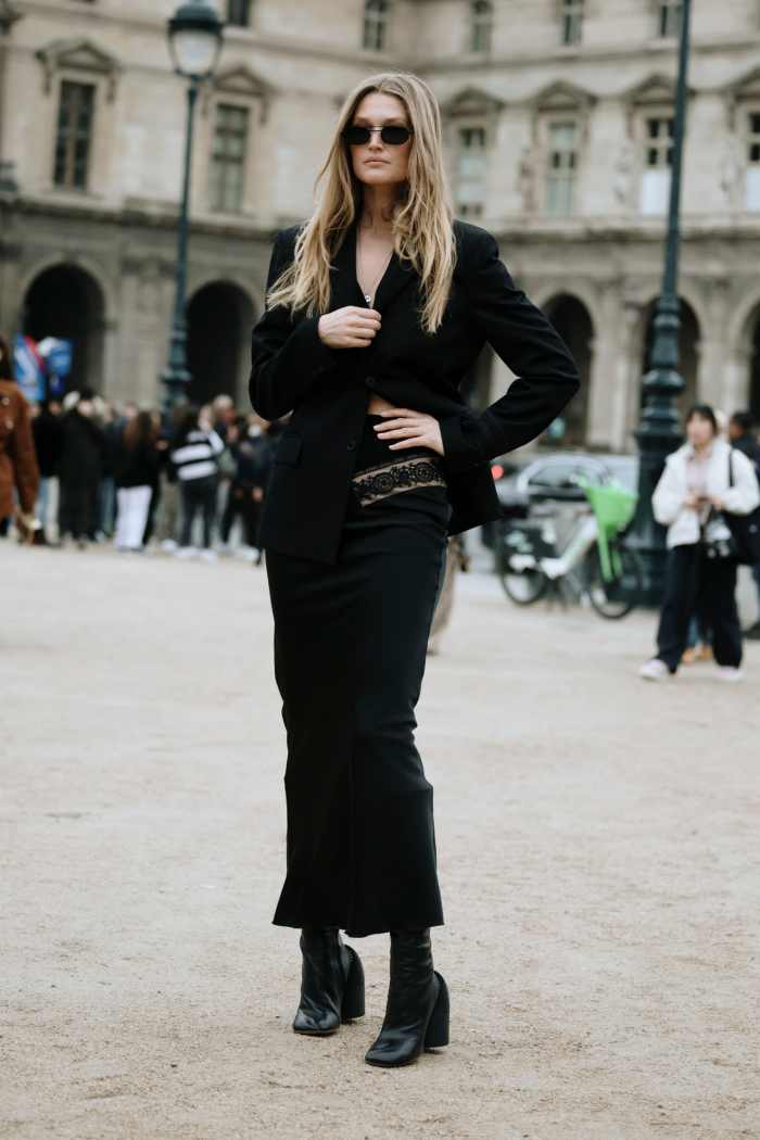 Showgoers Bared Their Midriffs in the Cold on Day 3 of Paris Fashion ...