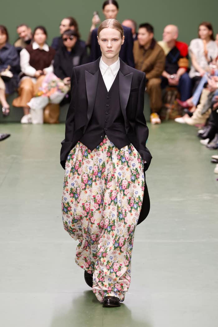 You'll Want to Zoom in on Every Look From Loewe Fall 2024 - Fashionista