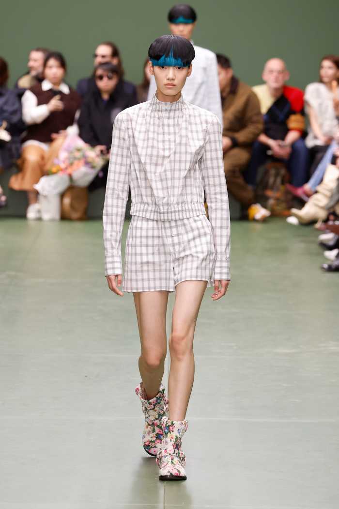 You'll Want to Zoom in on Every Look From Loewe Fall 2024 - Fashionista