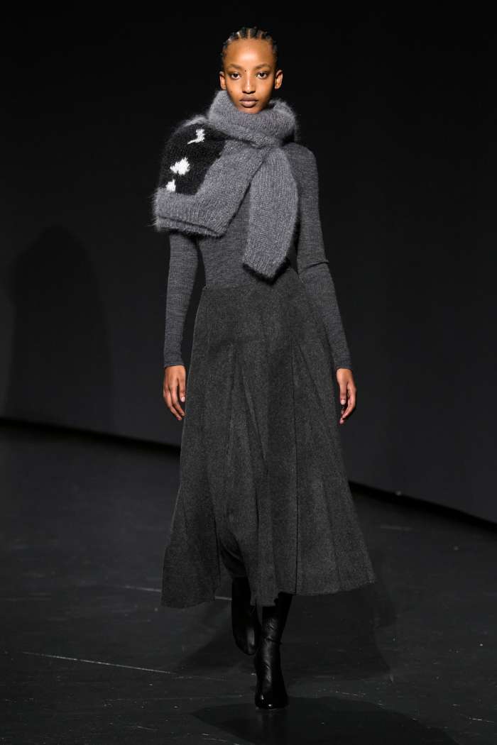 Sweaters as Scarves: 64 Styling Ideas From Fall 2024 Fashion Month ...