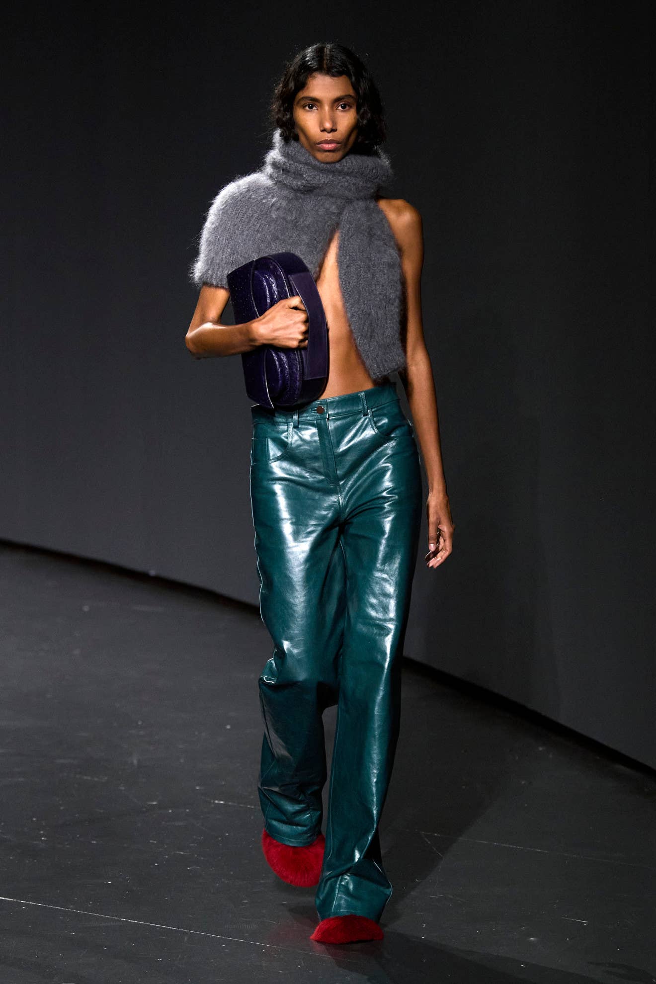 Sweaters as Scarves: 64 Styling Ideas From Fall 2024 Fashion Month ...