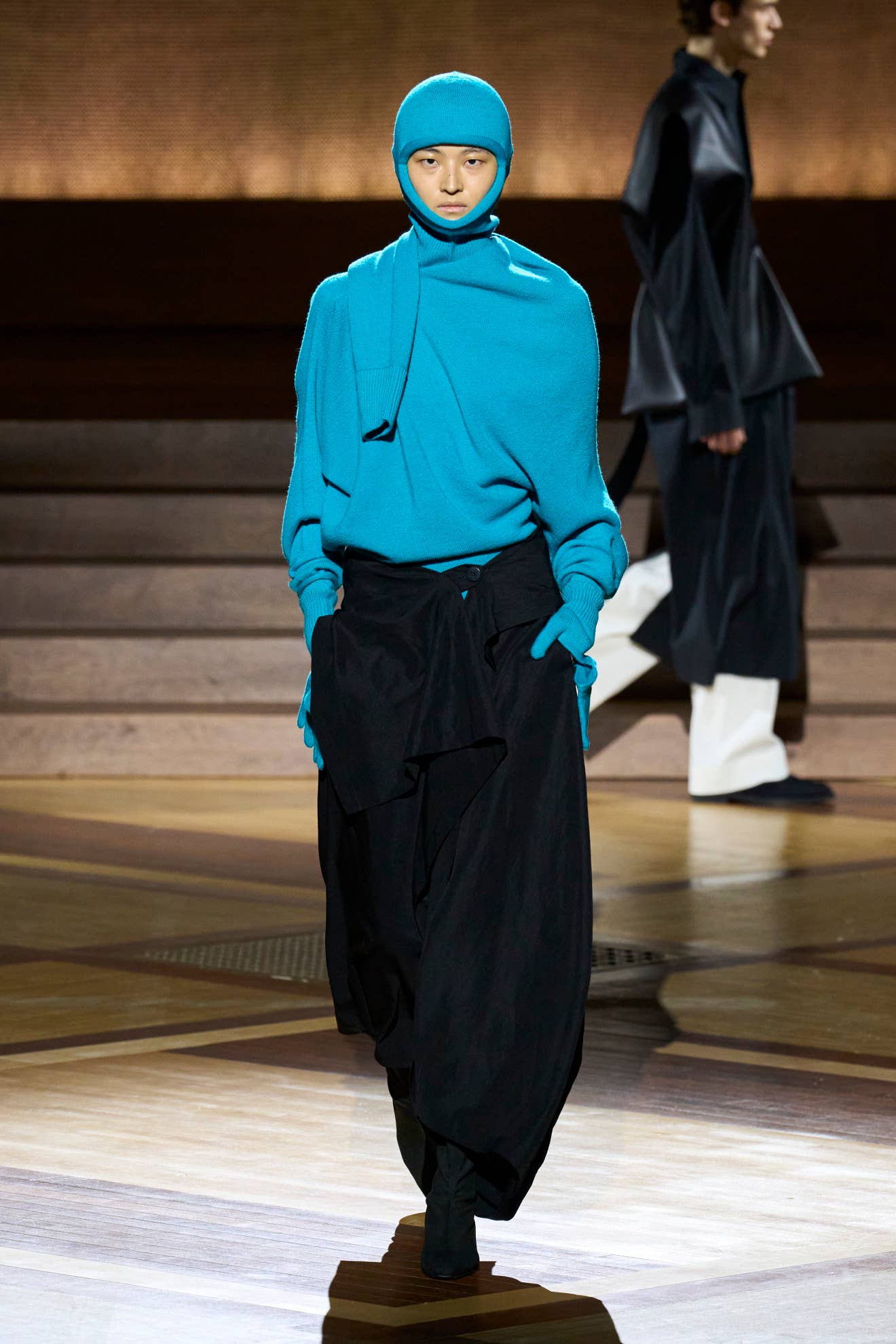 Sweaters as Scarves: 64 Styling Ideas From Fall 2024 Fashion Month ...