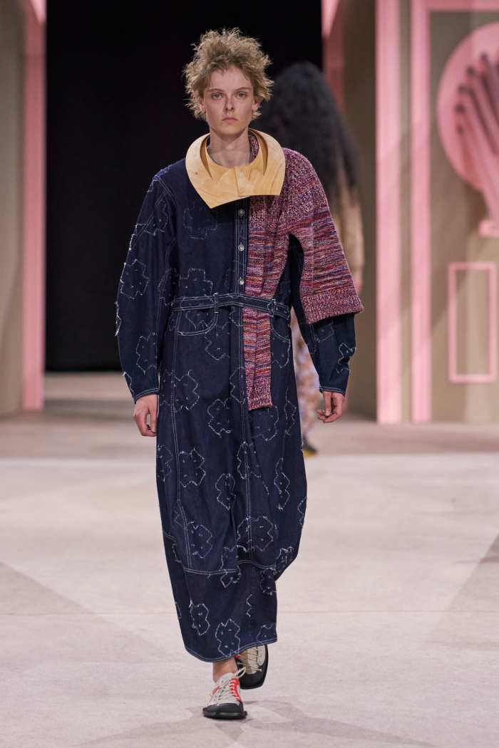 Sweaters as Scarves: 64 Styling Ideas From Fall 2024 Fashion Month ...