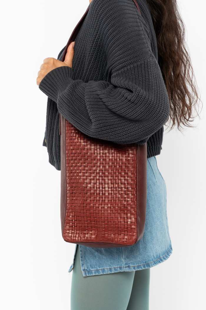 28 Chic Woven Leather Handbags for Every Budget - Fashionista