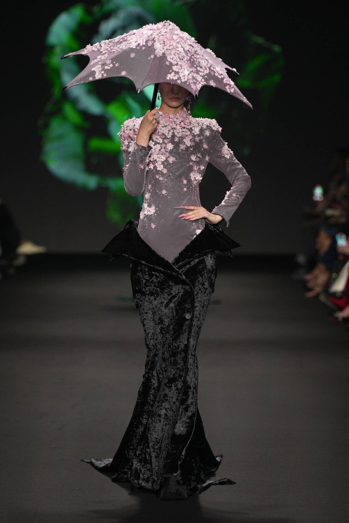 Robert Wun Expands on His Signature Shapes for Fall 2024 Haute Couture ...