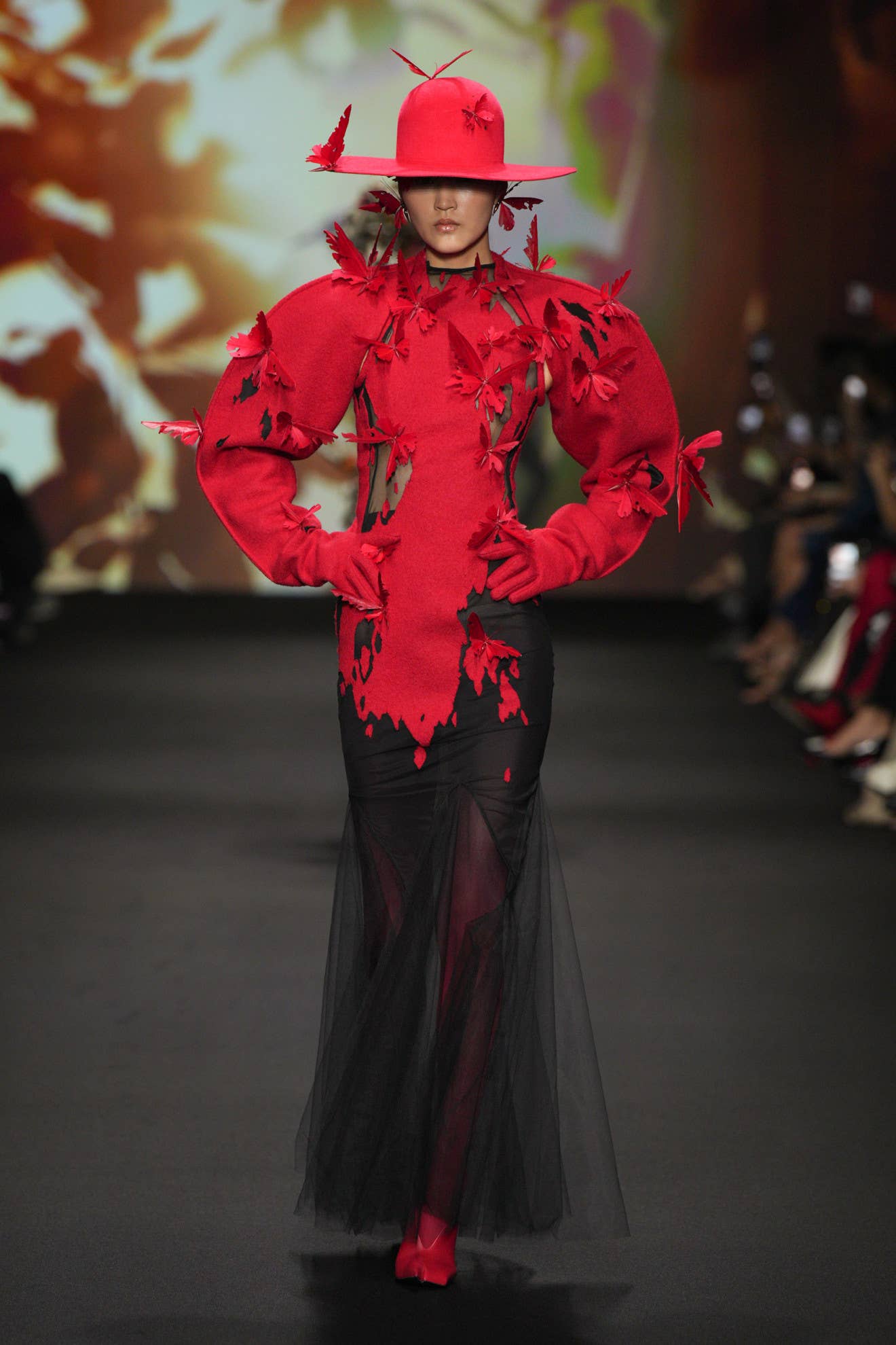 Robert Wun Expands on His Signature Shapes for Fall 2024 Haute Couture ...