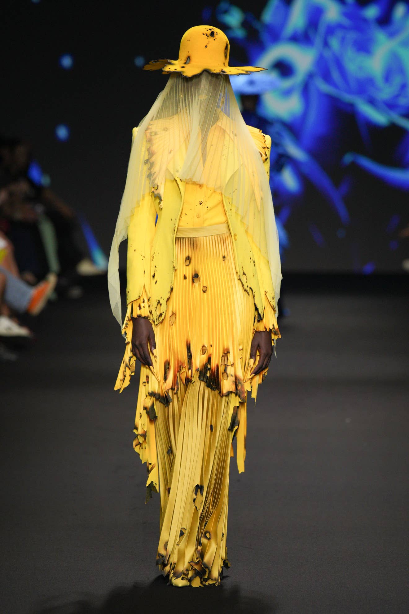 Robert Wun Expands on His Signature Shapes for Fall 2024 Haute Couture ...