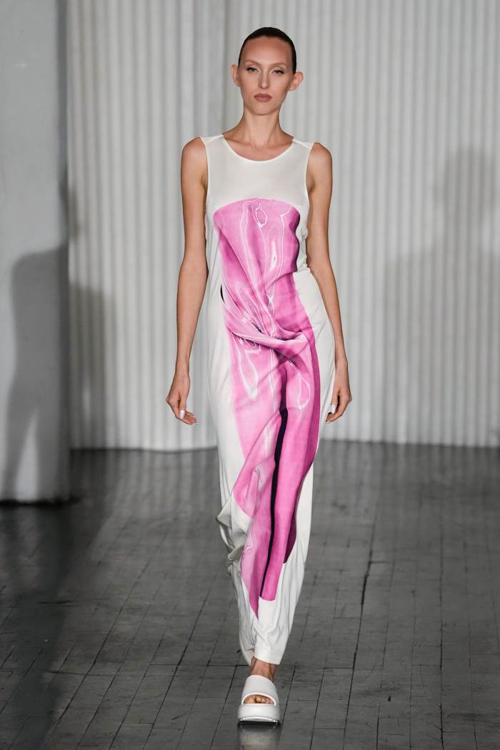 Kate Barton Channeled a Viral Bag Into a Goldfish Sponsorship for Her ...