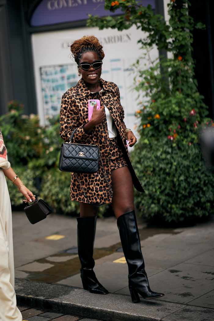 The Bag Charm Trend Took Over London Fashion Week Street Style ...