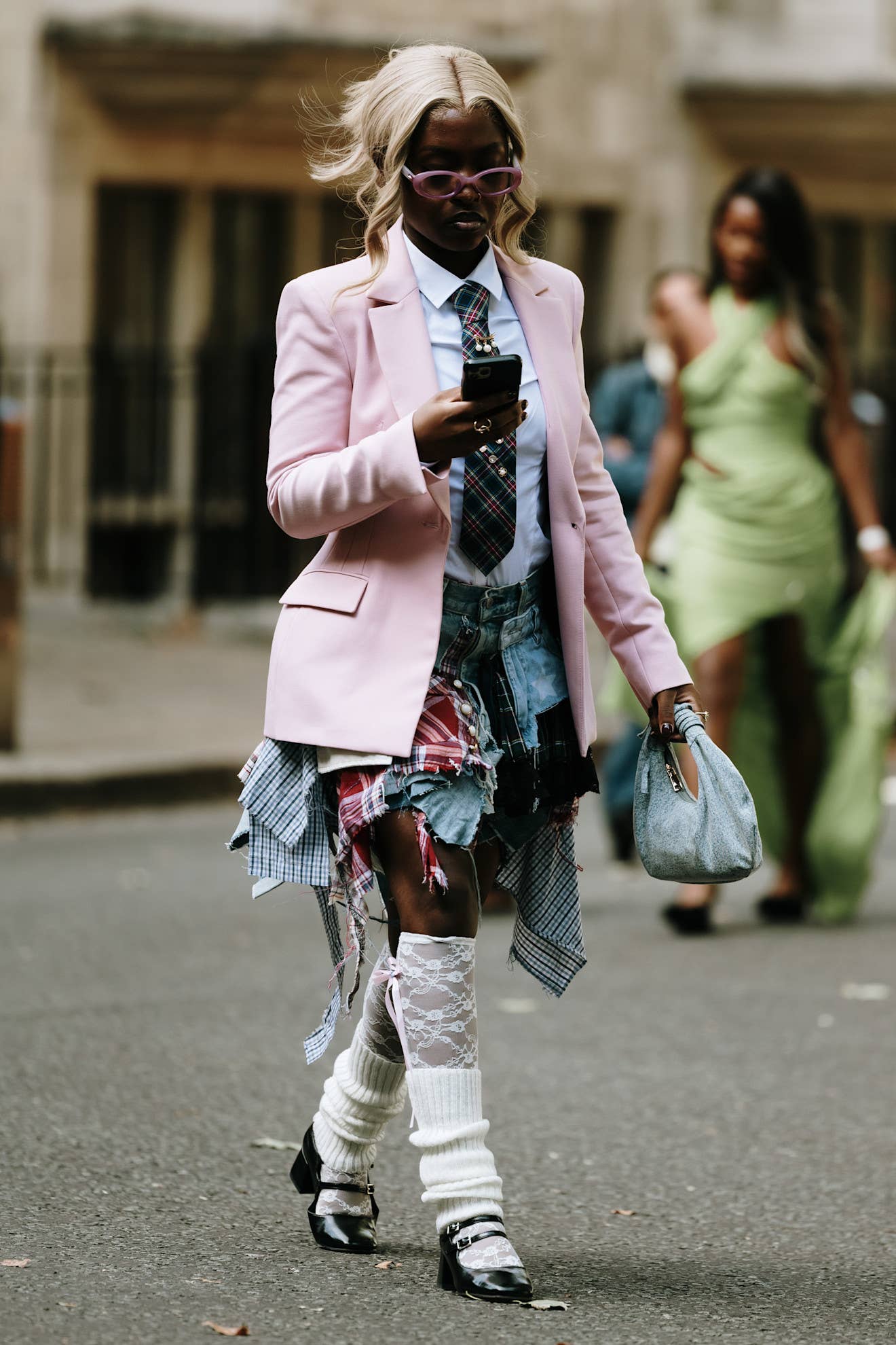 The Bag Charm Trend Took Over London Fashion Week Street Style ...