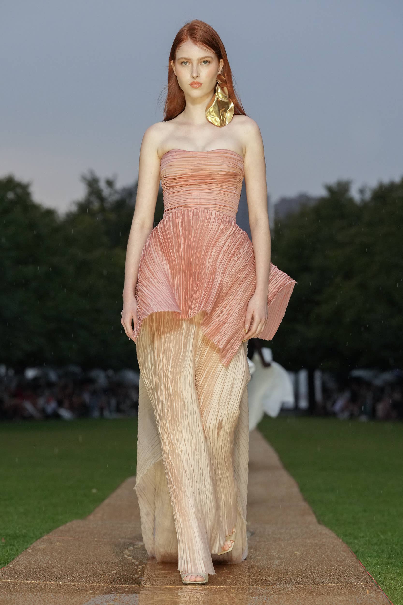 Prabal Gurung Presents a 'West Meets East' Collection for Spring 2024 ...
