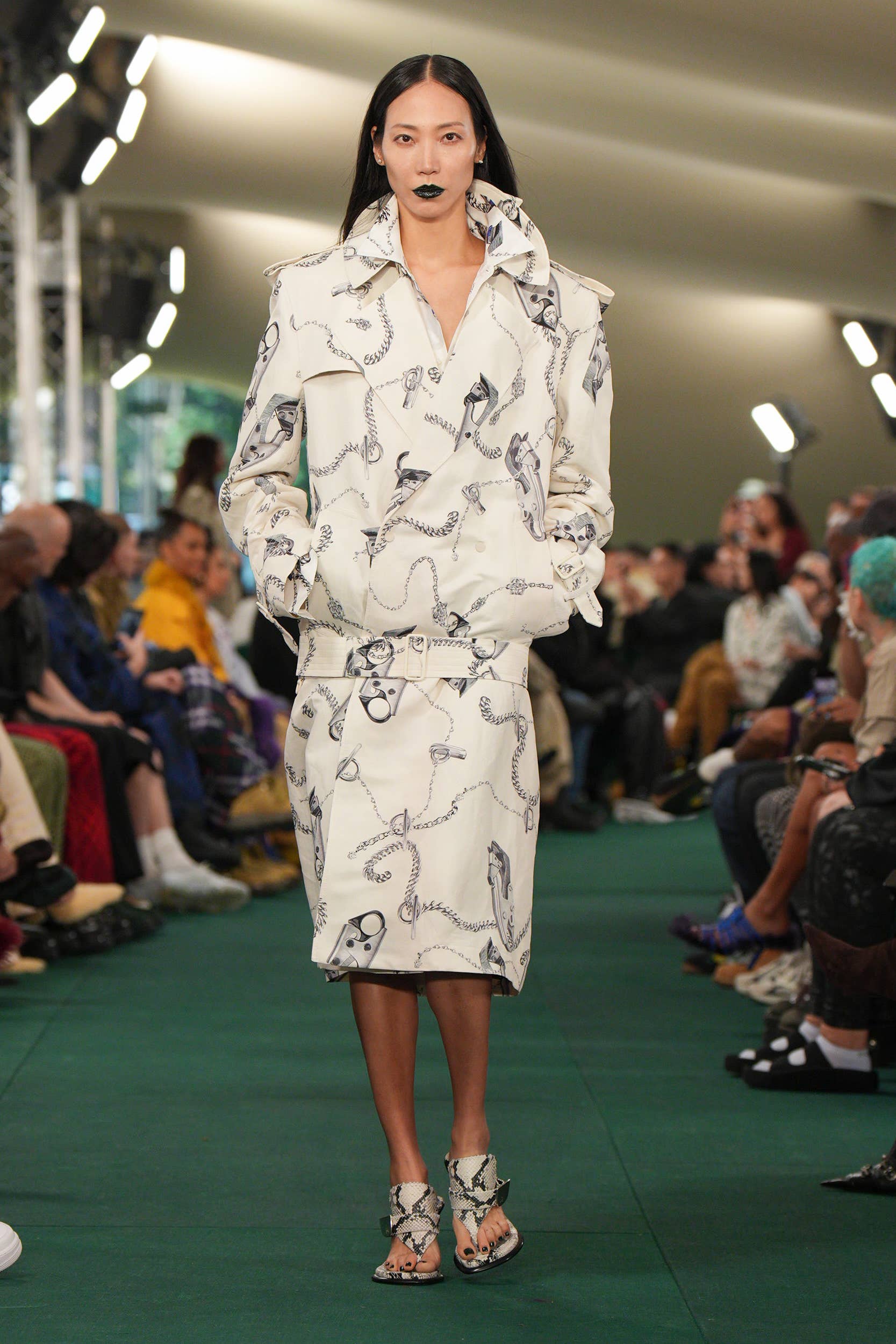 Burberry Revives Old Fabric Techniques for Summer 2024 - Fashionista