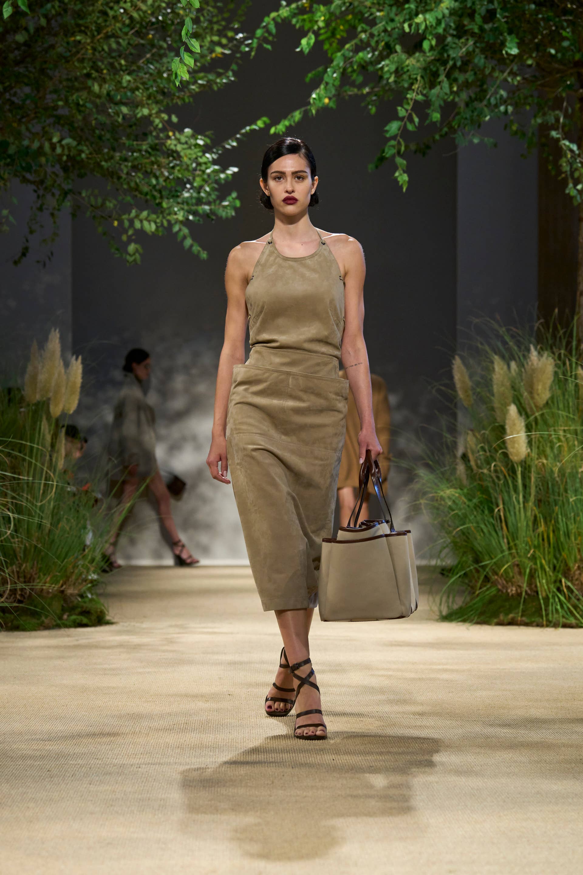 For Max Mara Spring 2024, Manual Labor Is Only a Point of Inspiration ...