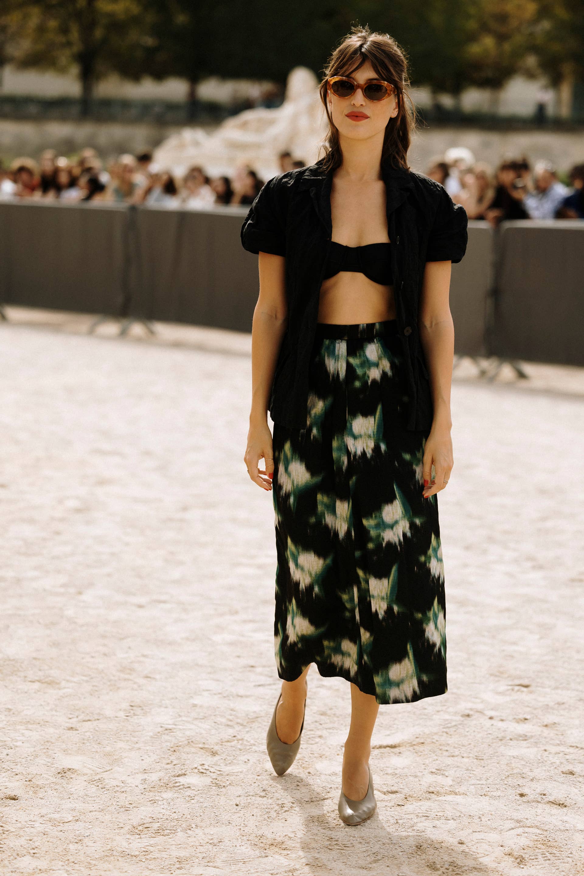 Showgoers Leaned Into Bras-as-Tops for Day 1 of Paris Fashion Week ...